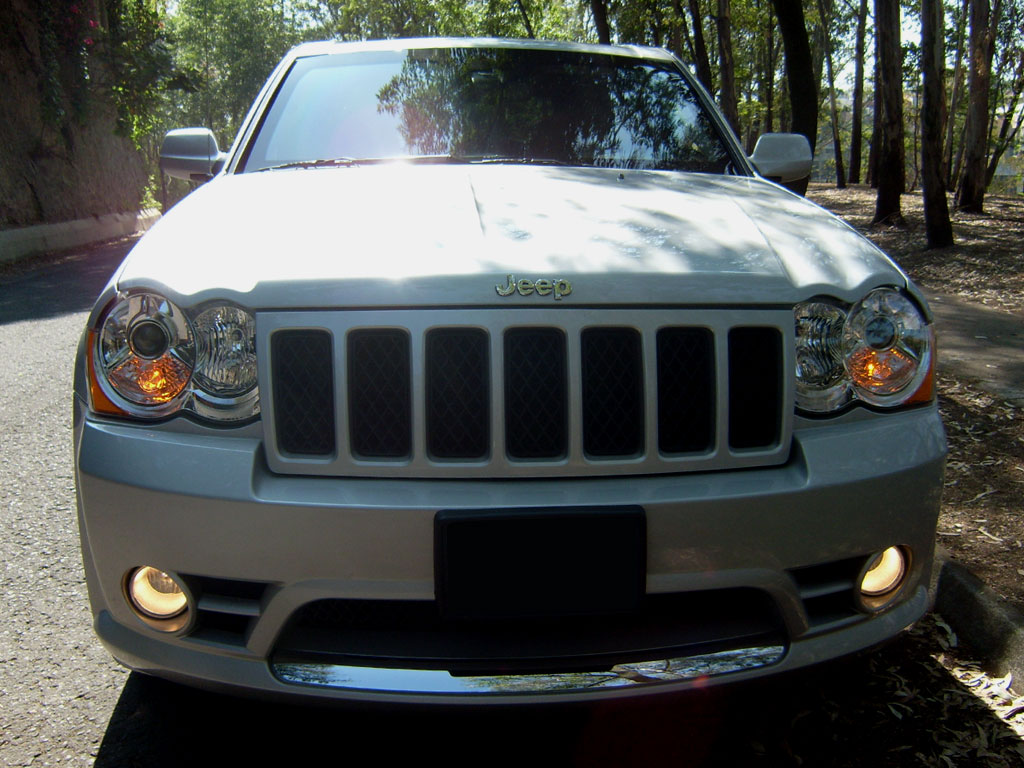 Grand Cherokee SRT8 Blindada - Autocosmos.com