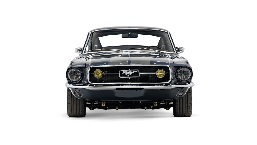 Ford Mustang Fastback Velocity Signature Series - Autocosmos.com