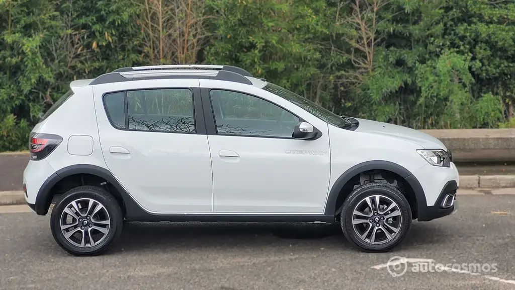 Test Drive Renault Stepway CVT MY24 - Autocosmos.com