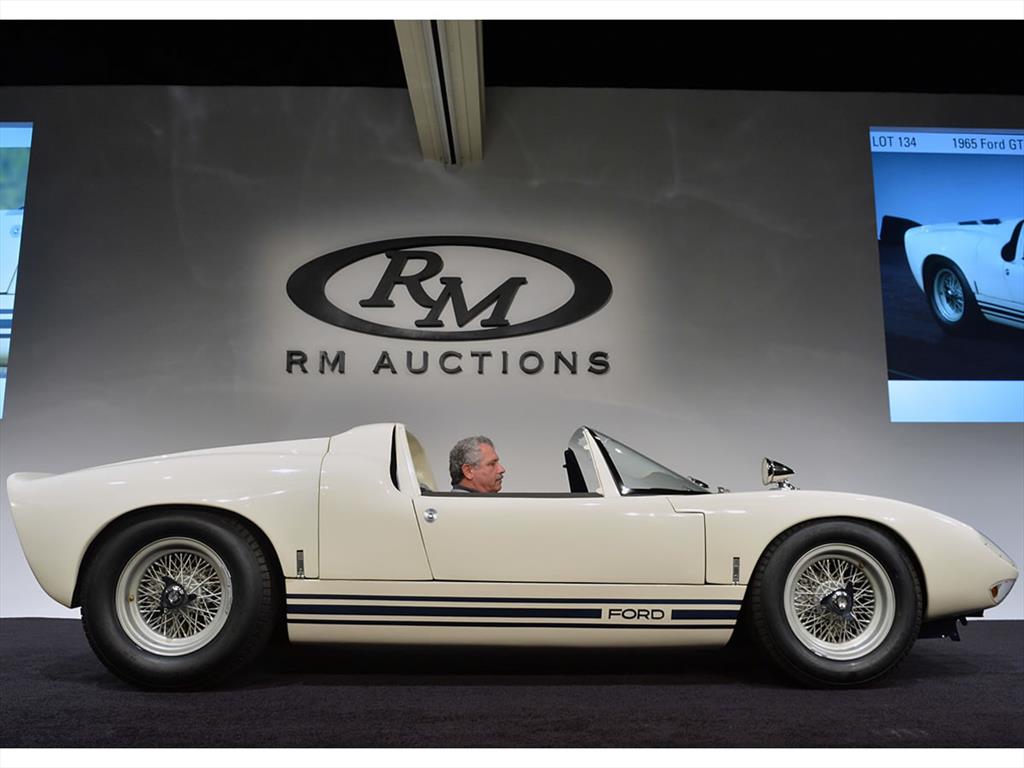 Ford GT40 Prototype Roadster 1965 - Autocosmos.com