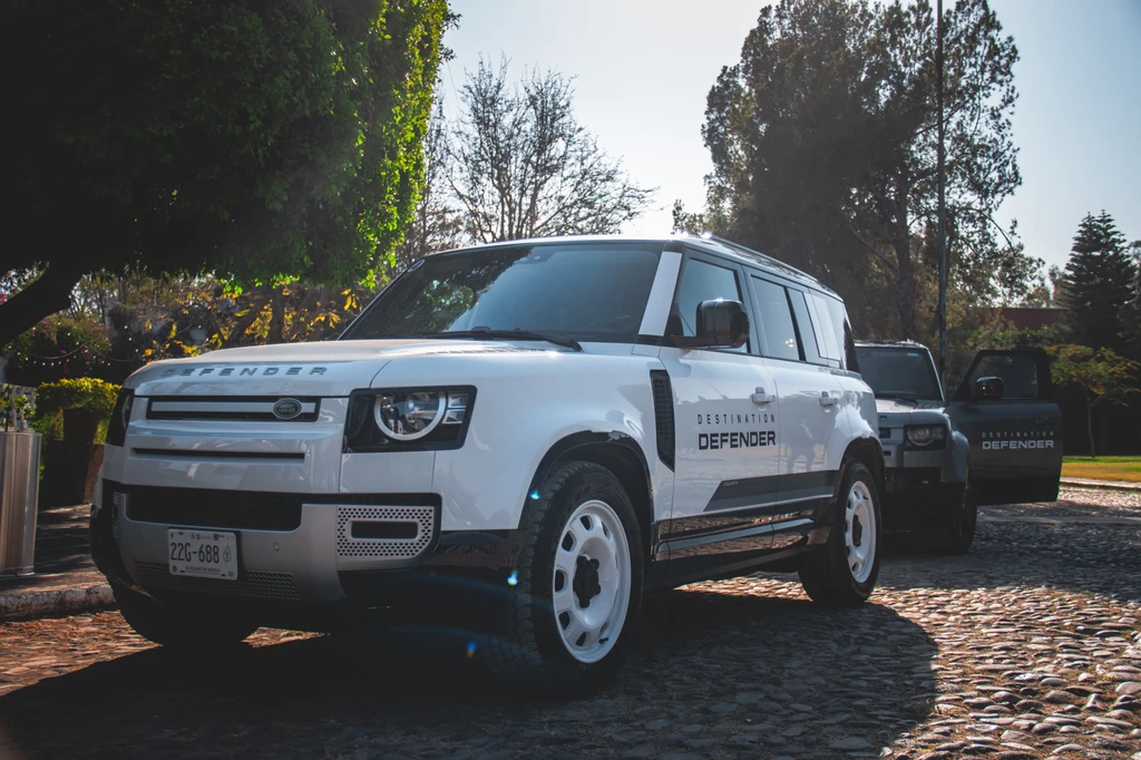 Land Rover Defender 2025 (Destination Defender) - Autocosmos.com