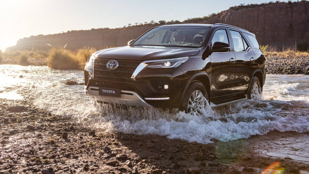 Toyota SW4/Fortuner 2021 - Autocosmos.com