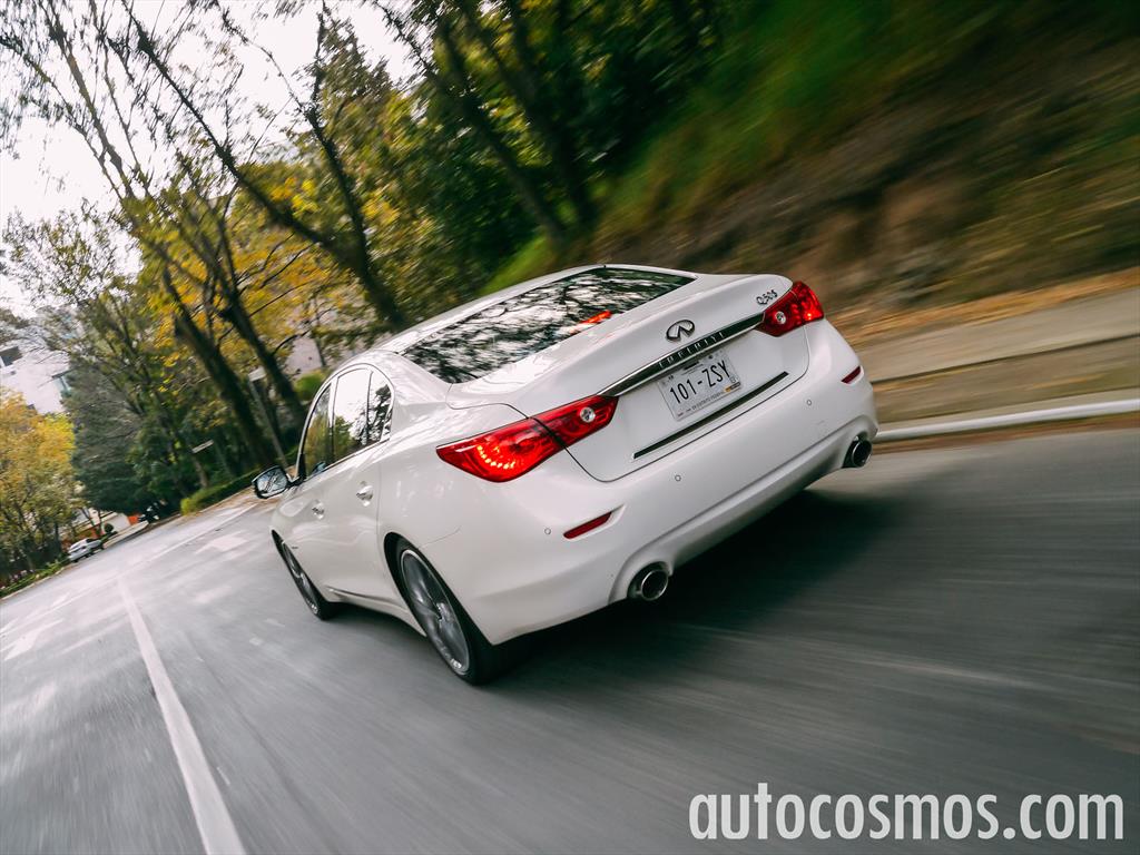 Infiniti Q50 - Autocosmos.com