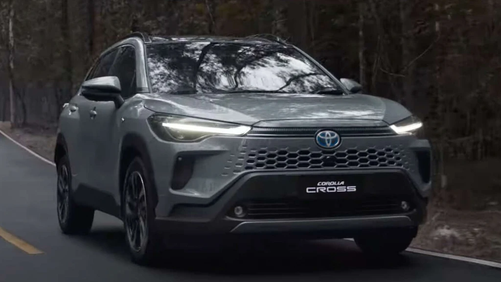 Toyota Corolla Cross restyling - Autocosmos.com