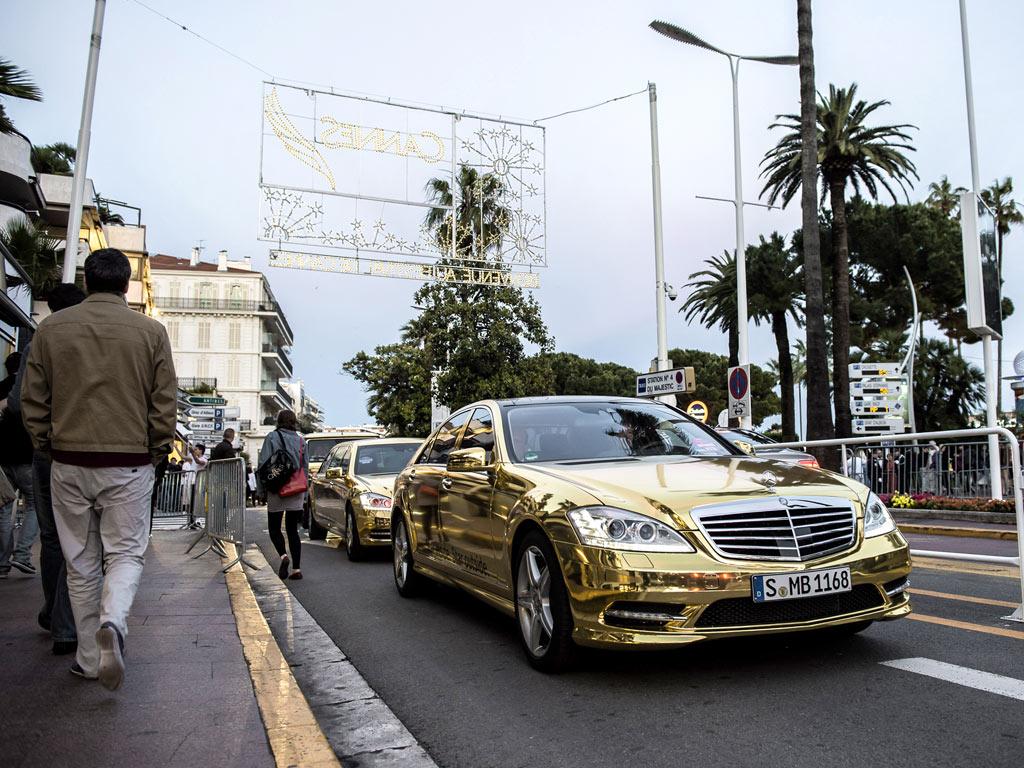 Mercedes-Benz dorados en Cannes - Autocosmos.com