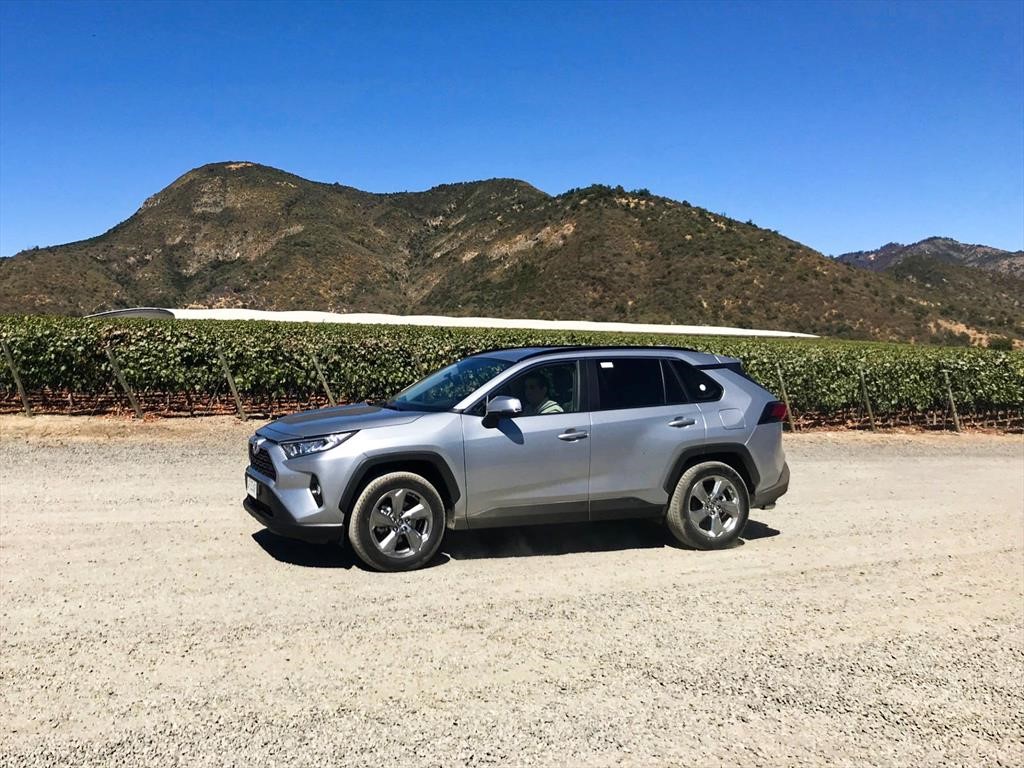 Toyota RAV4 2019, lanzamiento en Chile - Autocosmos.com
