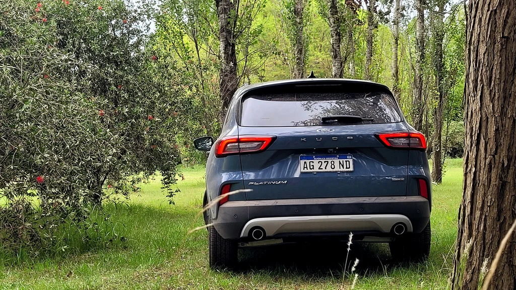 Test Ford Kuga Hybrid AWD - Autocosmos.com