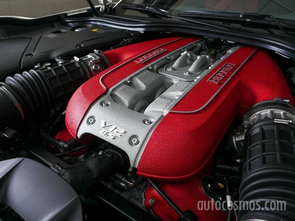 Ferrari 812 Superfast - Autocosmos.com