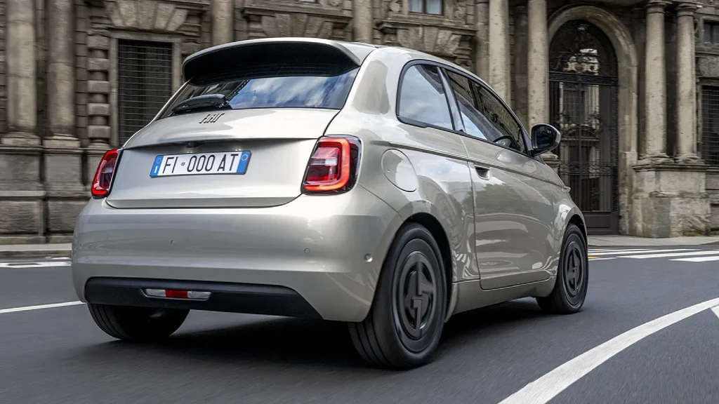 Fiat 500e Giorgio Armani - Autocosmos.com