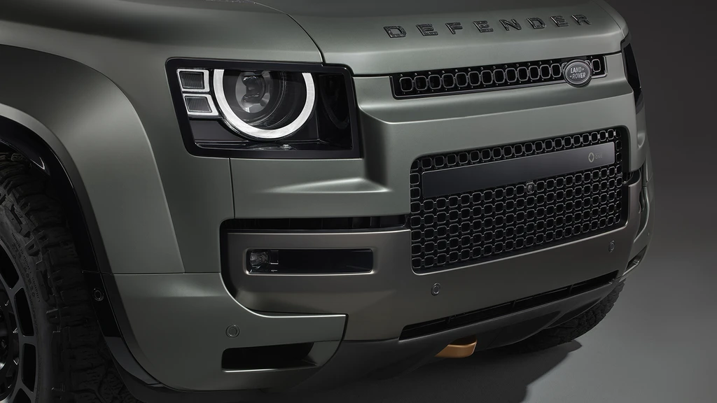 Land Rover Defender OCTA - Autocosmos.com