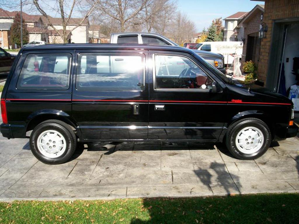 Top 10: Dodge Caravan Turbo - Autocosmos.com