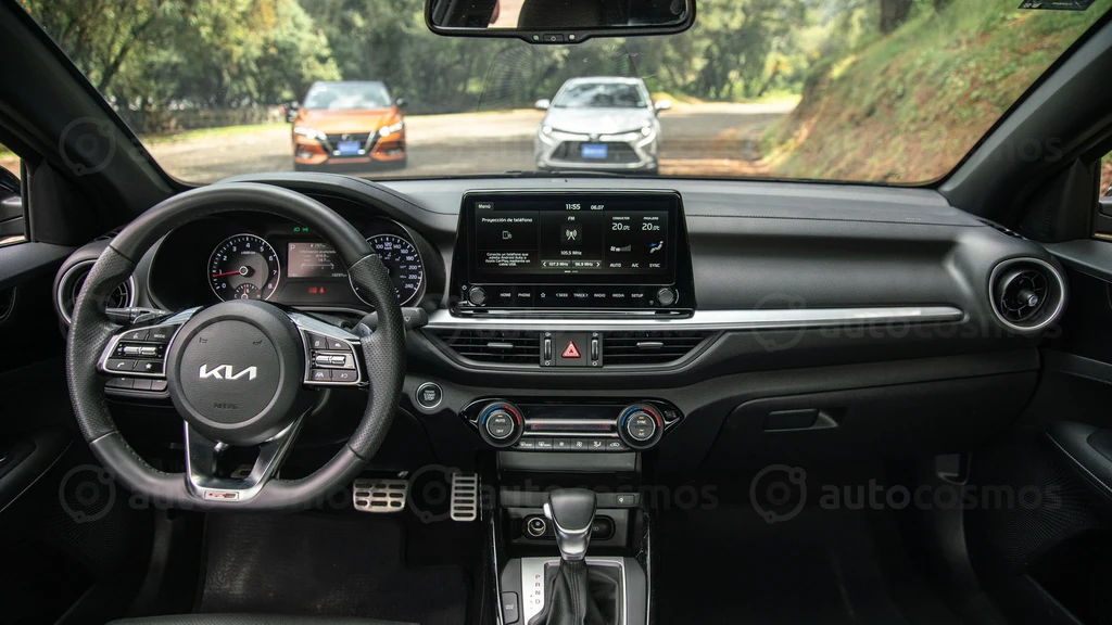 Sentra VS Jetta VS Forte VS Corolla - Autocosmos.com