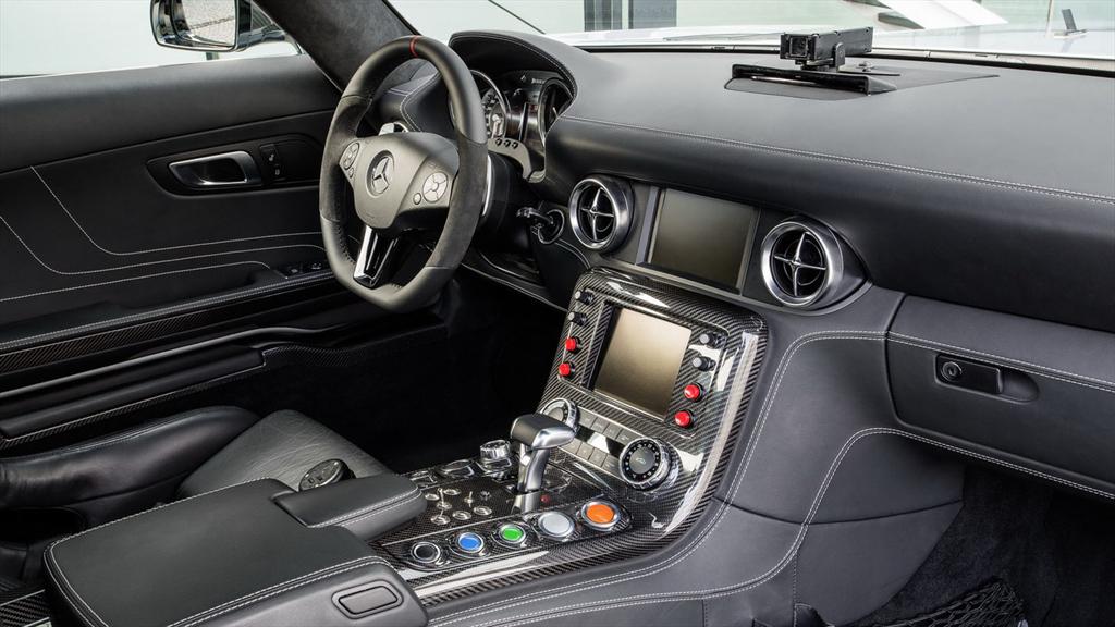 Mercedes-Benz SLS AMG GT F1 Pace Car - Autocosmos.com
