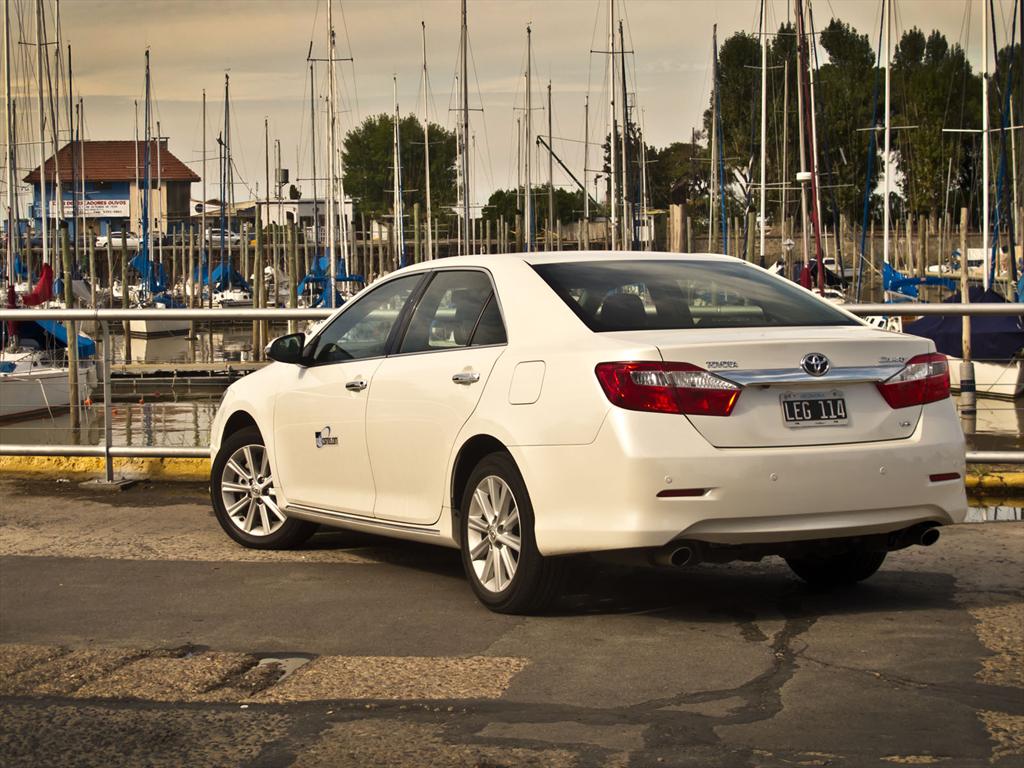 Toyota Camry V6 a prueba - Autocosmos.com