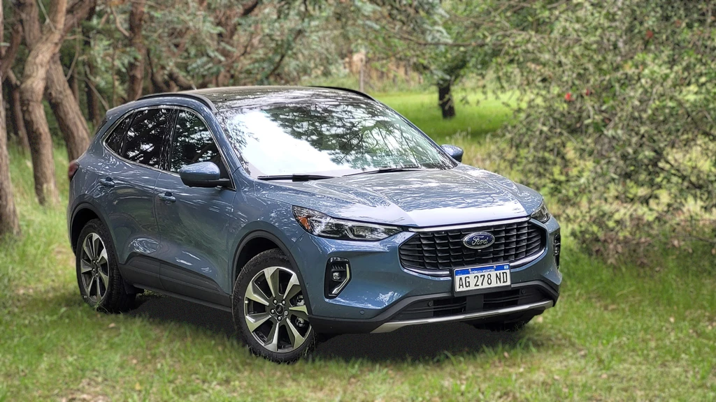 Test Ford Kuga Hybrid AWD - Autocosmos.com