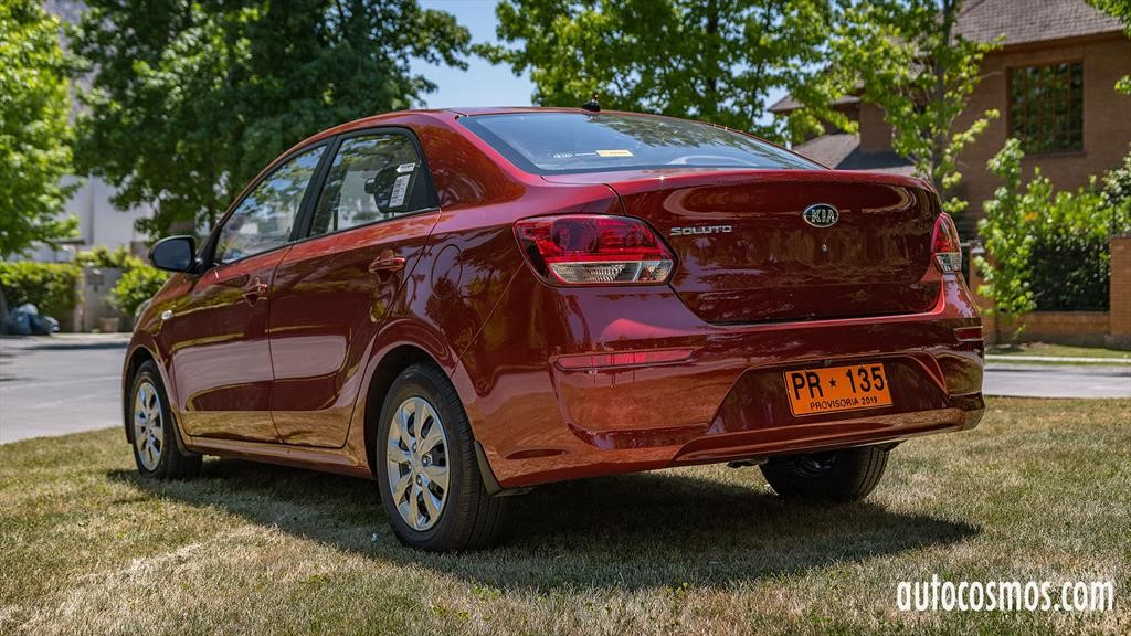 Test Drive Kia Soluto 2020 - Autocosmos.com