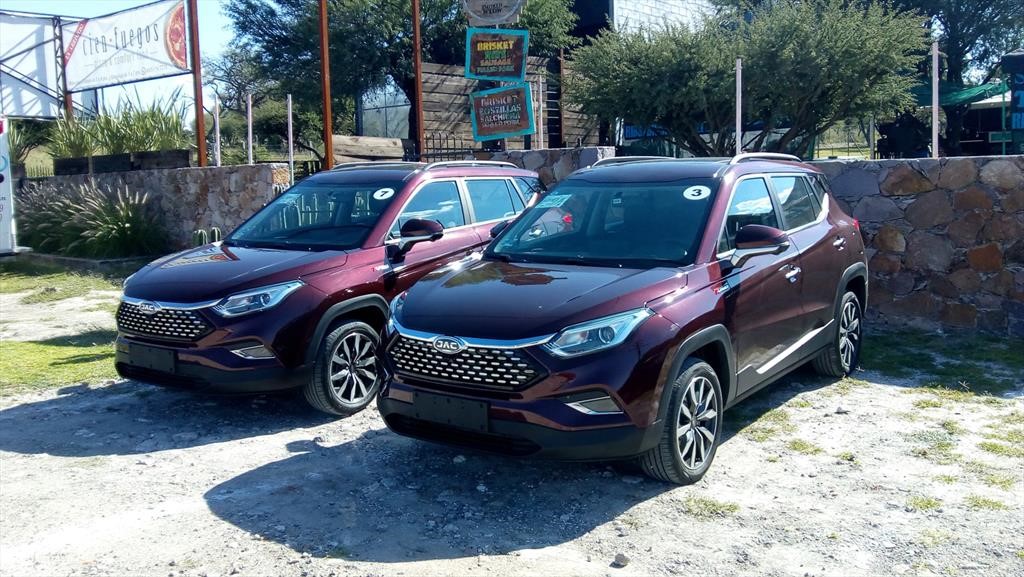 JAC Sei4 2020 - Autocosmos.com