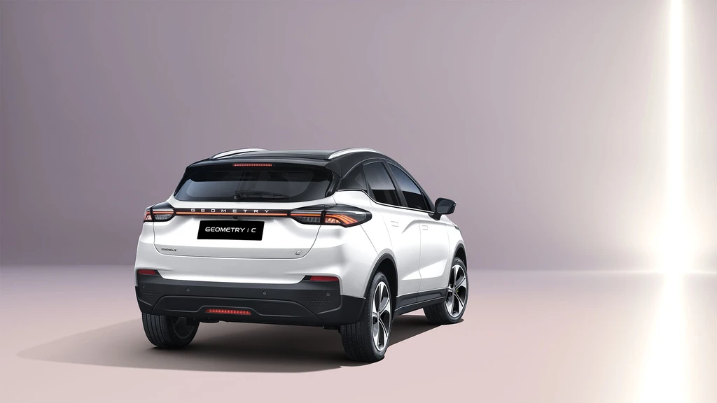 Geely Geometry C 2024 - Autocosmos.com
