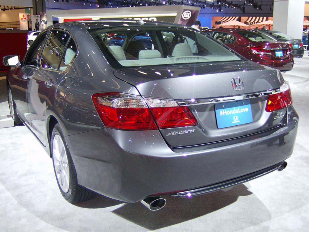 Green Car With Circle Honda Accord