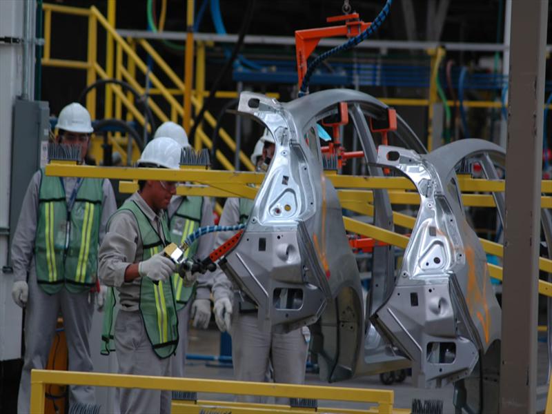 Visita Enrique Peña Nieto la Planta de Ford en Cuautitlán