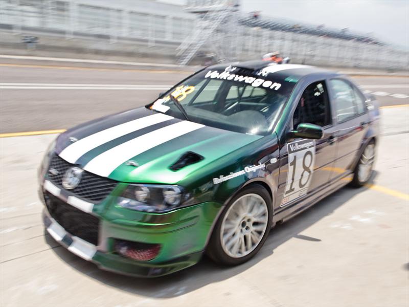 La carrera de las 4 horas de México a bordo del Volkswagen Bora TDI Cup