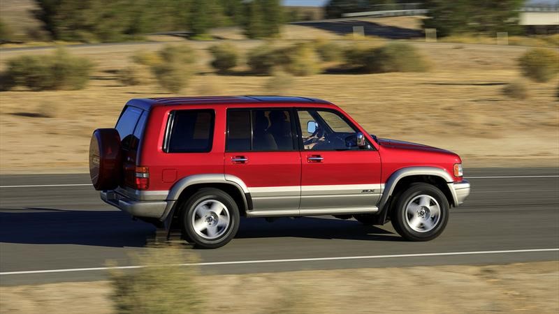 Acura restaura un viejo SLX con tecnología moderna