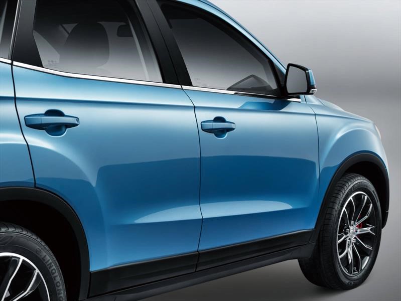 FAW vuelve a la carga con el SUV R7