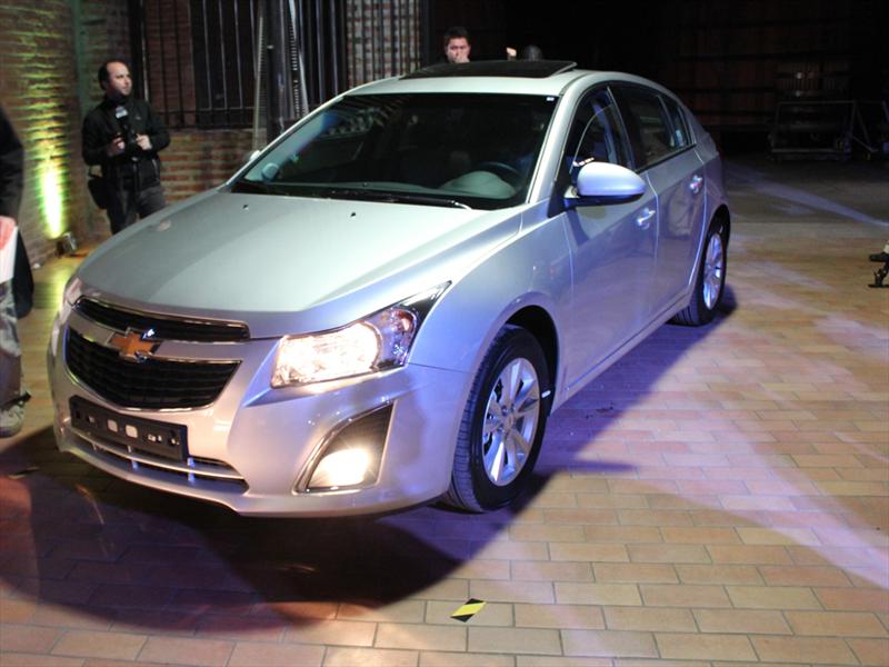 Chevrolet Cruze5 Inicia venta en Chile