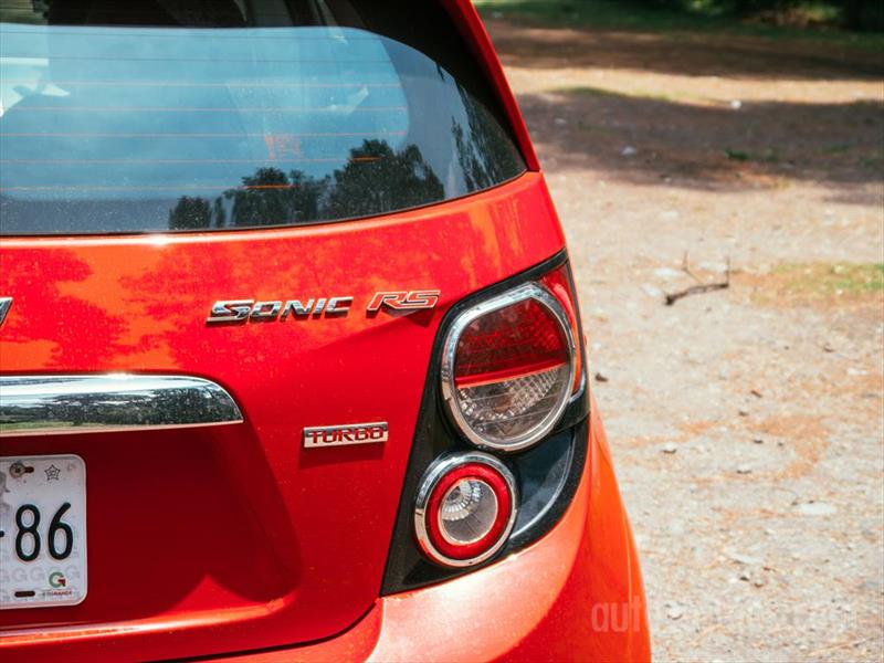 Chevrolet Sonic RS 2014 a prueba