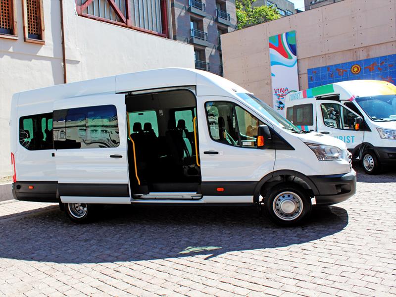 Ford Transit Minibus 2016 Lanzamiento en Chile - Autocosmos.com