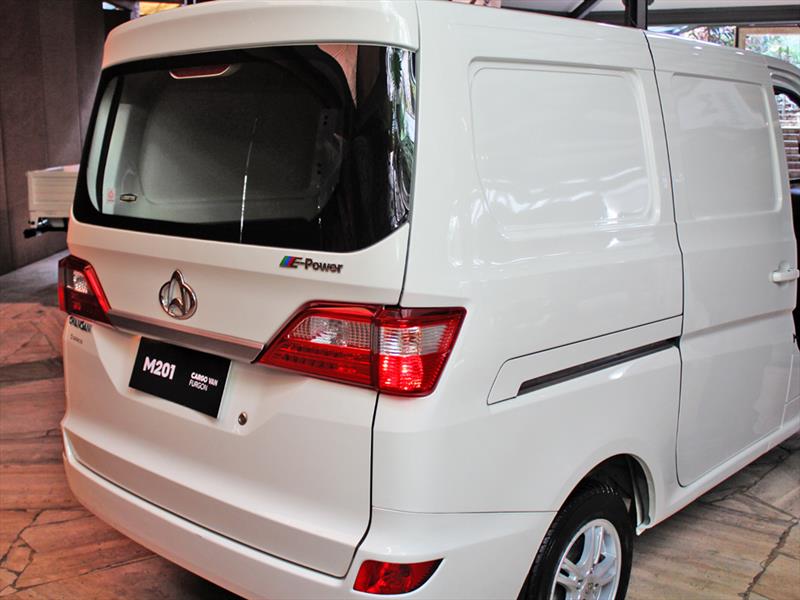Changan Serie M debuta en Chile con sólidos y potentes argumentos