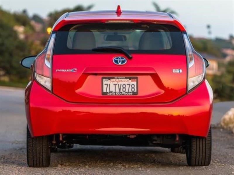 Toyota Prius C 2018: los híbridos vuelven a la carga