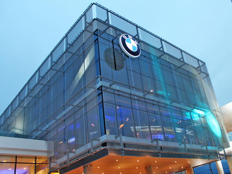 BMW inaugura en Chile su nueva casa matriz