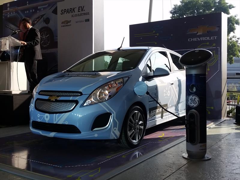 Chevrolet Spark eléctrico 2015 llega a México en $499,900 pesos