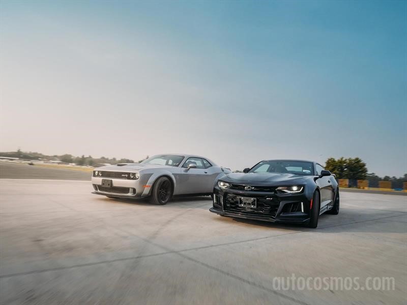 Chevrolet Camaro Zl1 Vs Challenger Srt Hellcat Widebody ¡batalla De