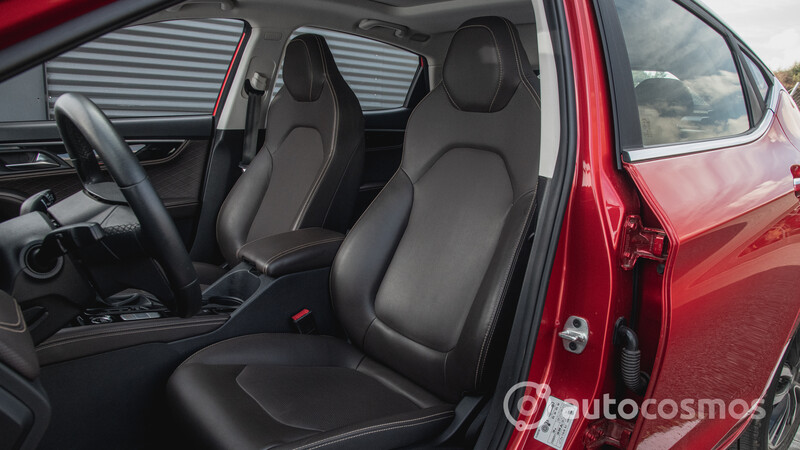 JAC J7 vs MG GT ¿Cuál es el mejor sedán compacto chino en México?