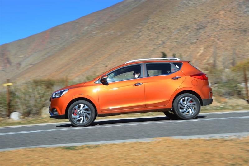JAC agrega versiones automáticas en el SUV S2