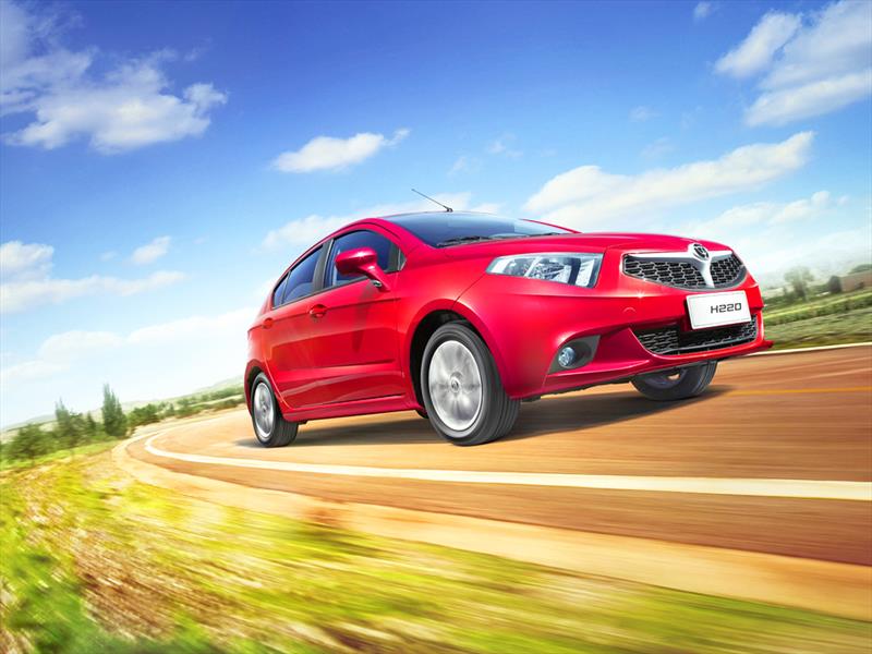 Brilliance estrena en Chile el H220: Nuevo Hatchback juvenil