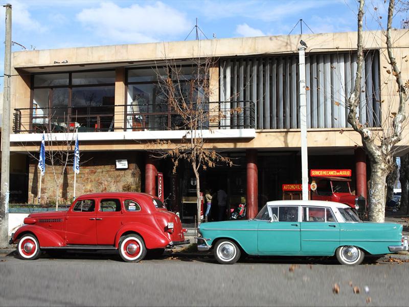 Autos Clásicos, la muestra en Uruguay