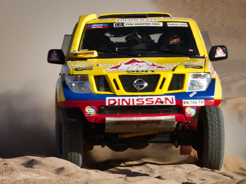 Nissan Navara en el Rally Dakar 2014 - Autocosmos.com
