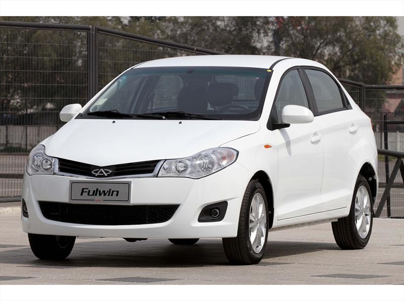 Chery Fulwin: Llega a Chile en versiones sedán y hatchback