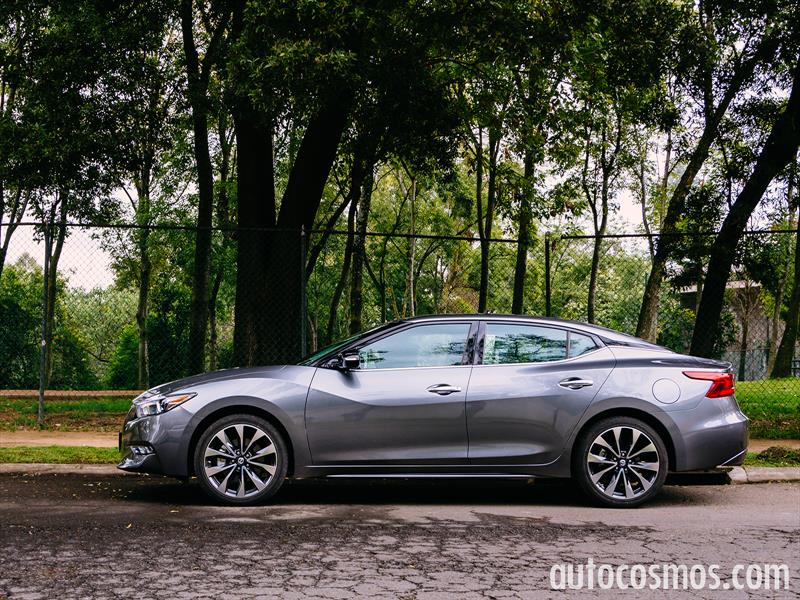 Nissan Maxima 2016 primeras imágenes