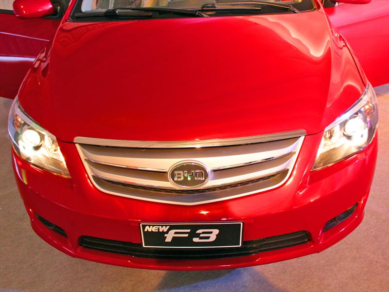 BYD F3 y F3R 2013: Nueva generación inicia venta en Chile