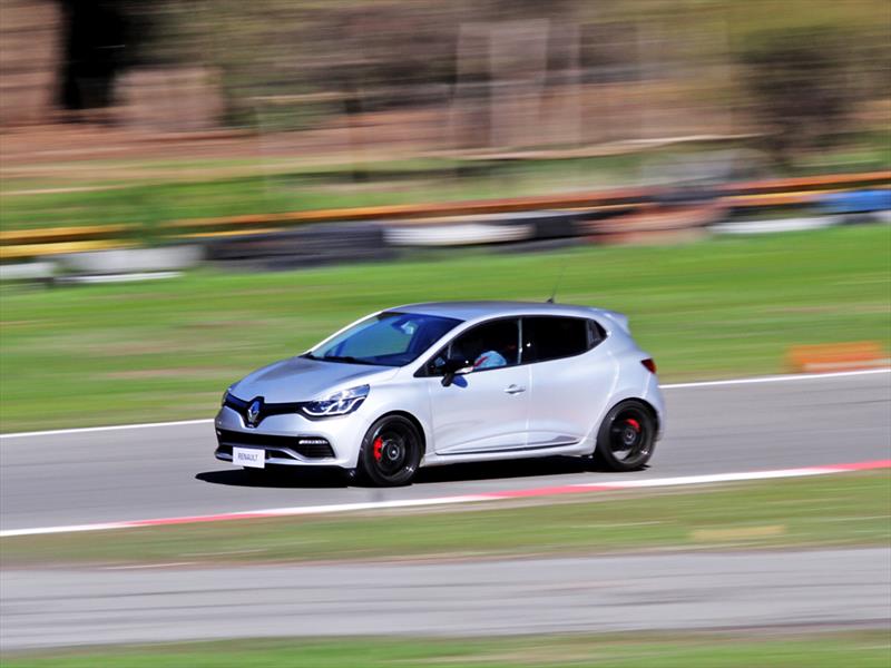 Renault Clio RS 2015: Estreno oficial en Chile. Bestia deportiva en ...