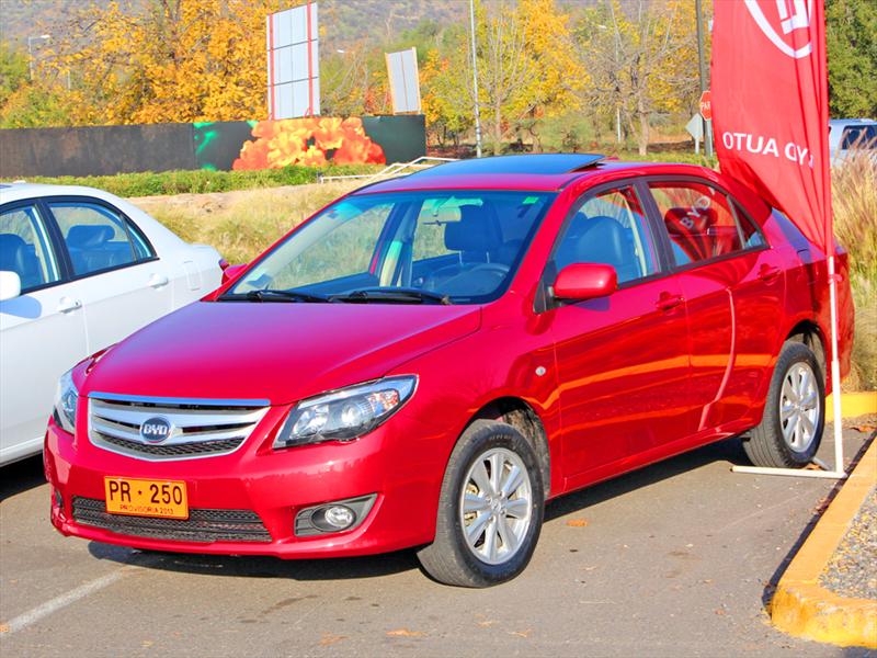 BYD F3 y F3R 2013: Nueva generación inicia venta en Chile