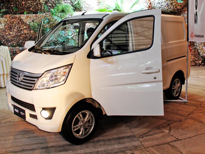 Changan Serie M debuta en Chile con sólidos y potentes argumentos