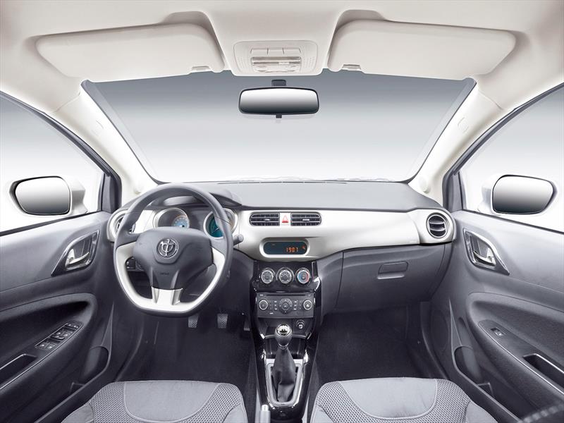 Brilliance estrena en Chile el H220: Nuevo Hatchback juvenil