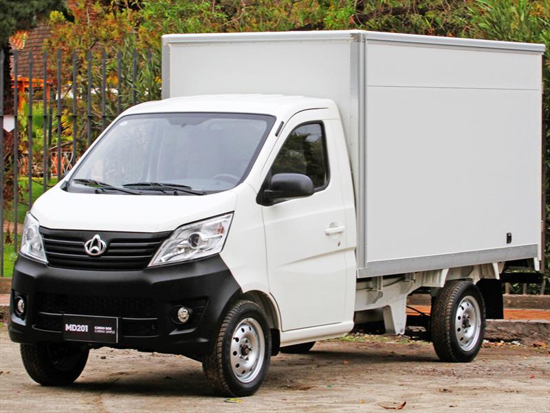 Changan Serie M debuta en Chile con sólidos y potentes argumentos