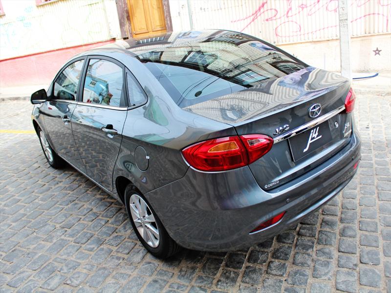 Nuevo JAC J4 Estreno oficial en Chile - Autocosmos.com
