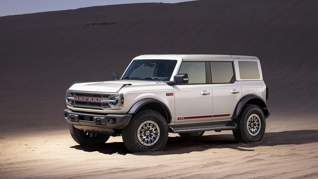 Ford Bronco 60th Anniversary Package: capaz off-road y con detalles que ...